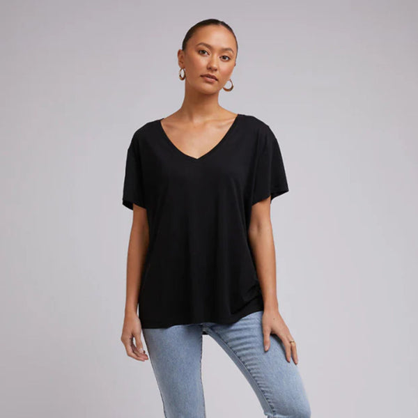 Harper Vee Tee– Oxley and Moss